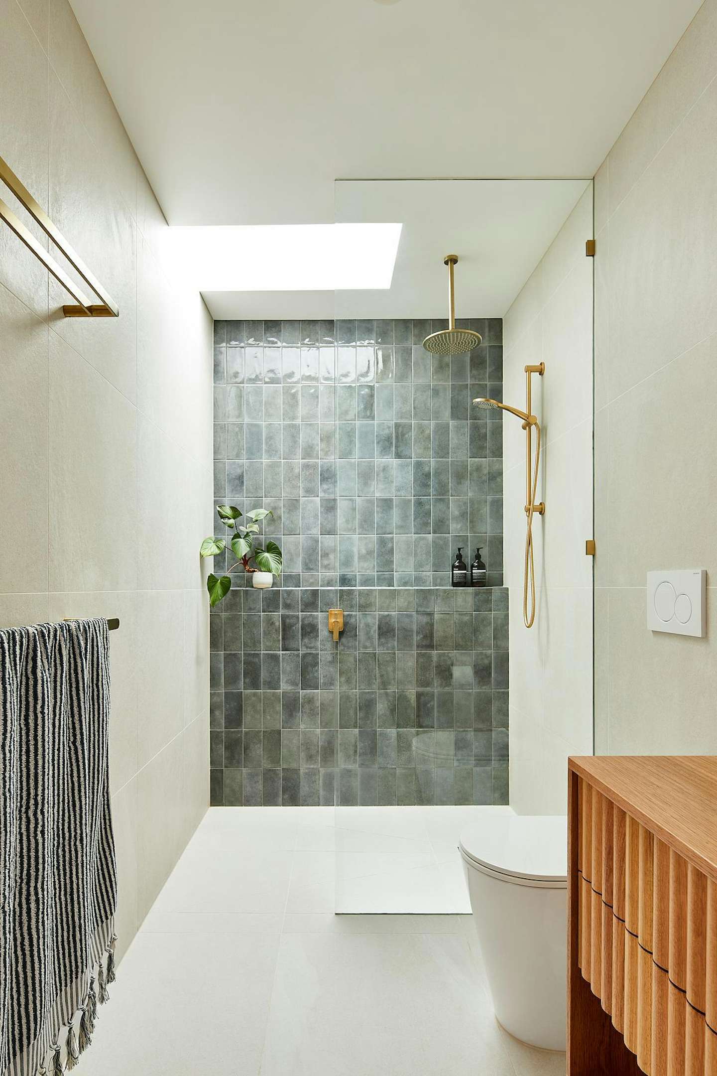 Photo 12 of 13 in Sliders, Skylights, and a Clerestory: This Family’s ...