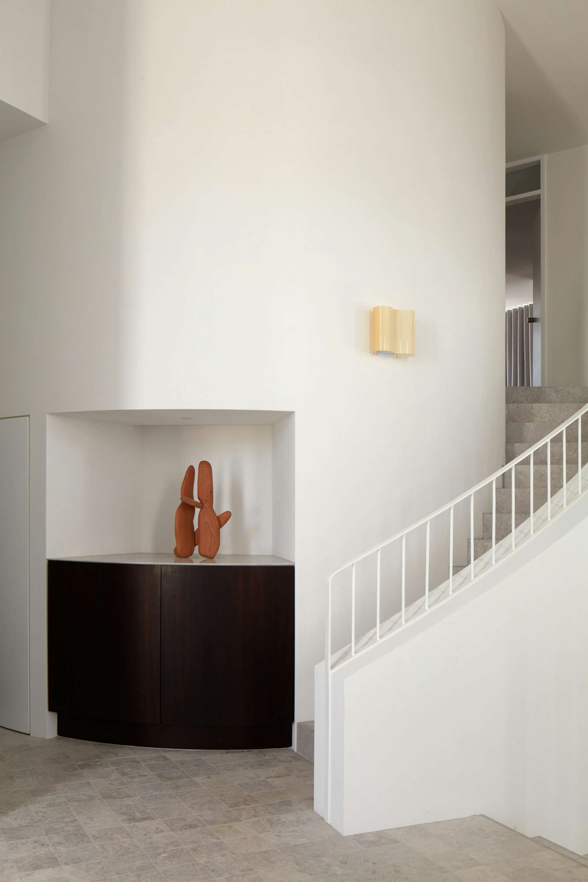 Photo 14 of 32 in Iwan Iwanoff Designed Some of Australia’s Most ...