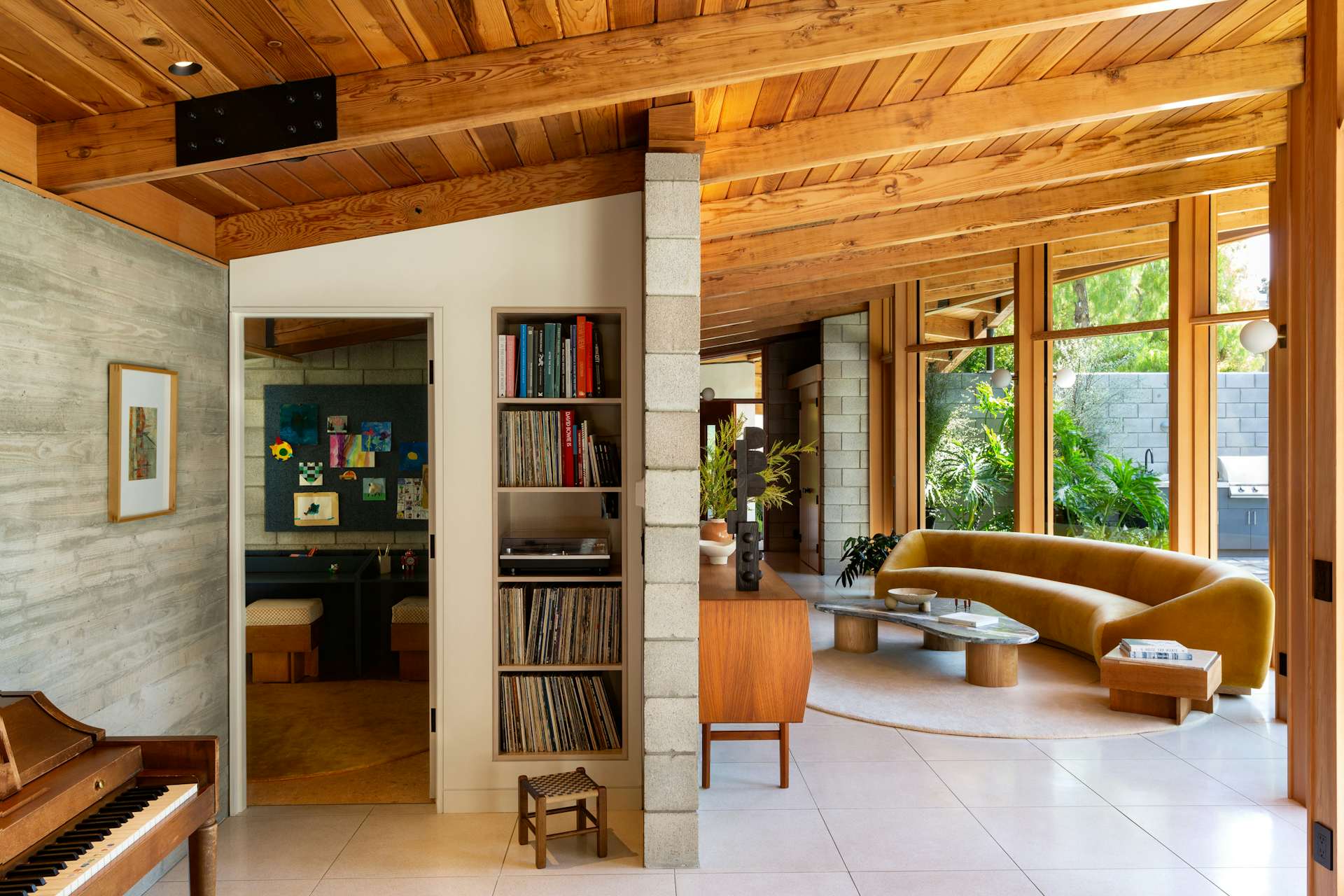 Photo 8 of 15 in A Pristine Bay Area Home by a Lloyd Wright Protégé (Somehow) Had Room for ...