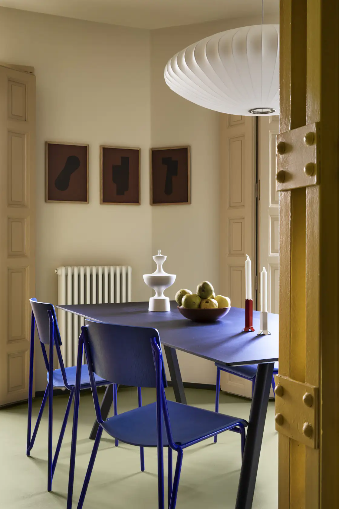 Photo 10 of 15 in A Crimson Curtain Makes This Madrid Flat Look Like a ...