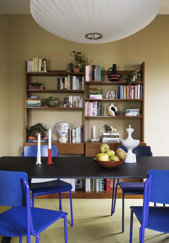 Photo 7 of 15 in A Crimson Curtain Makes This Madrid Flat Look Like a ...