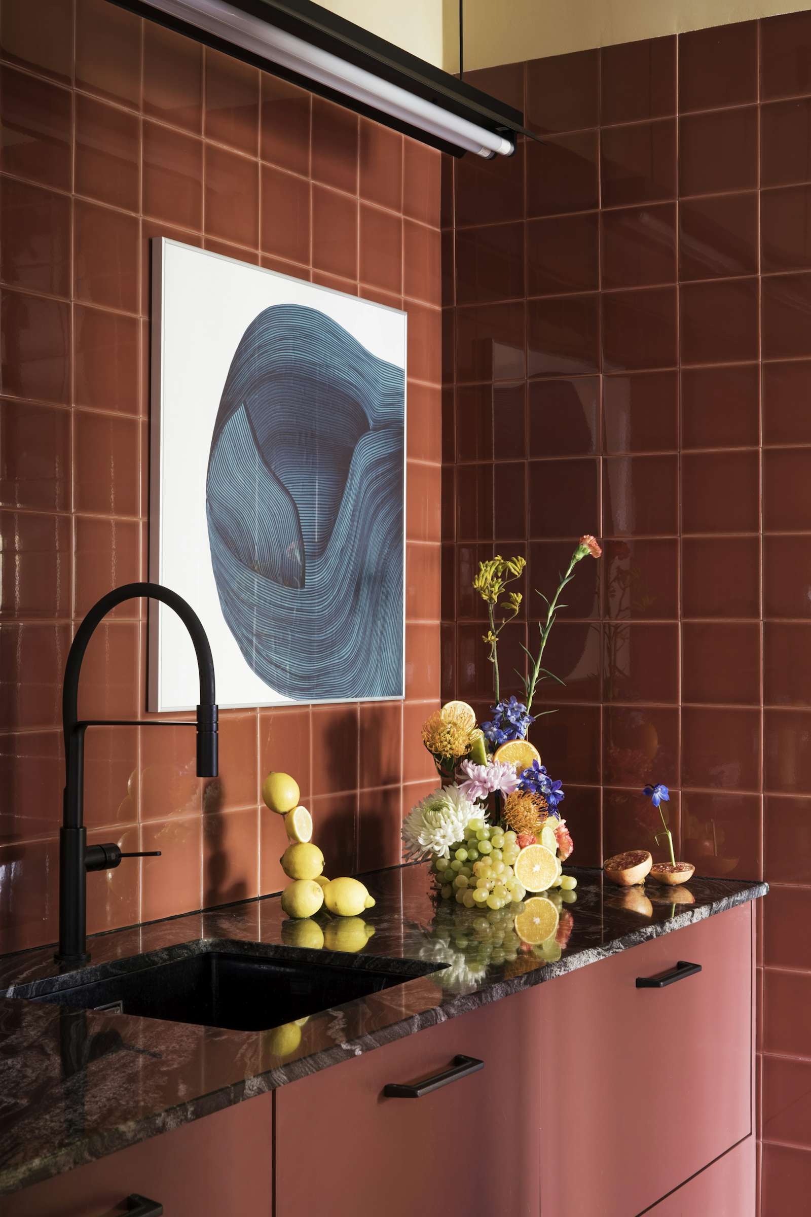 Photo 12 of 15 in A Crimson Curtain Makes This Madrid Flat Look Like a ...