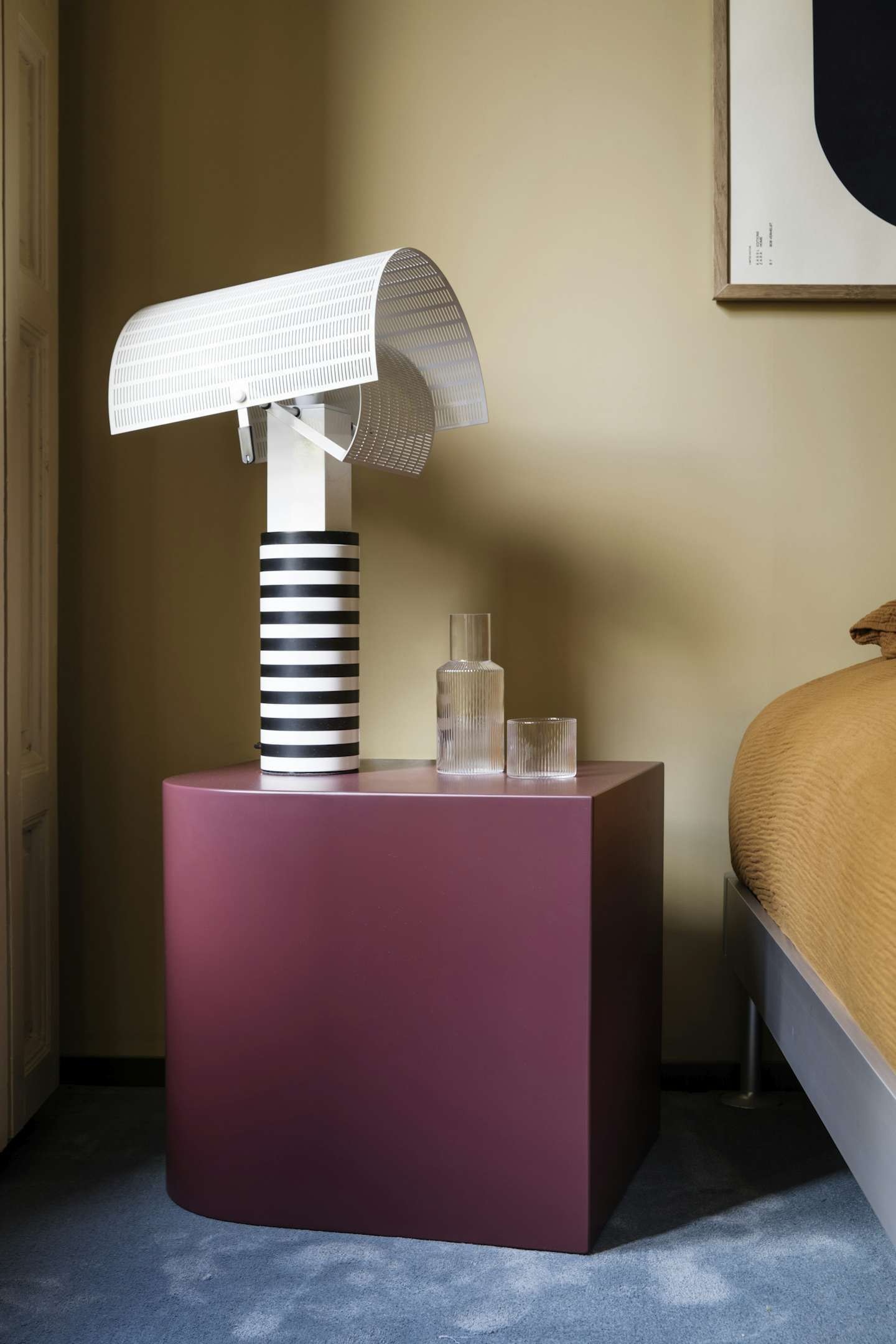 Photo 13 of 15 in A Crimson Curtain Makes This Madrid Flat Look Like a ...