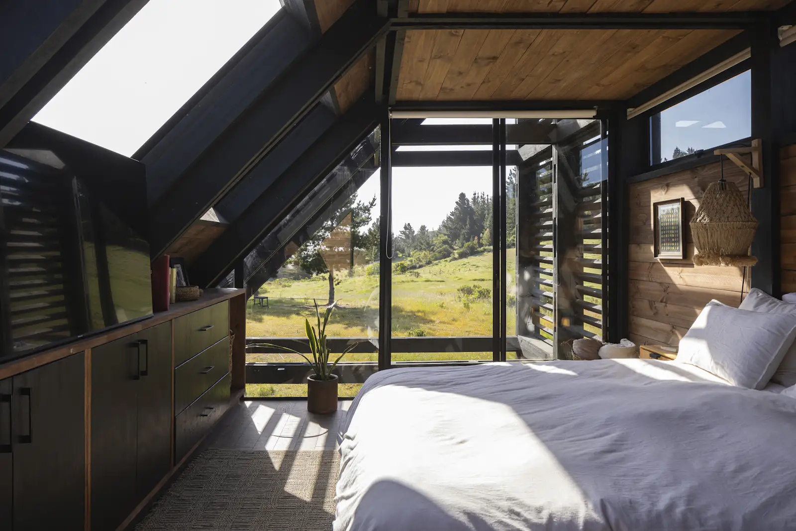 Photo 7 of 15 in A Wedge-Shaped Cabin Braces for Wind on the Chilean ...