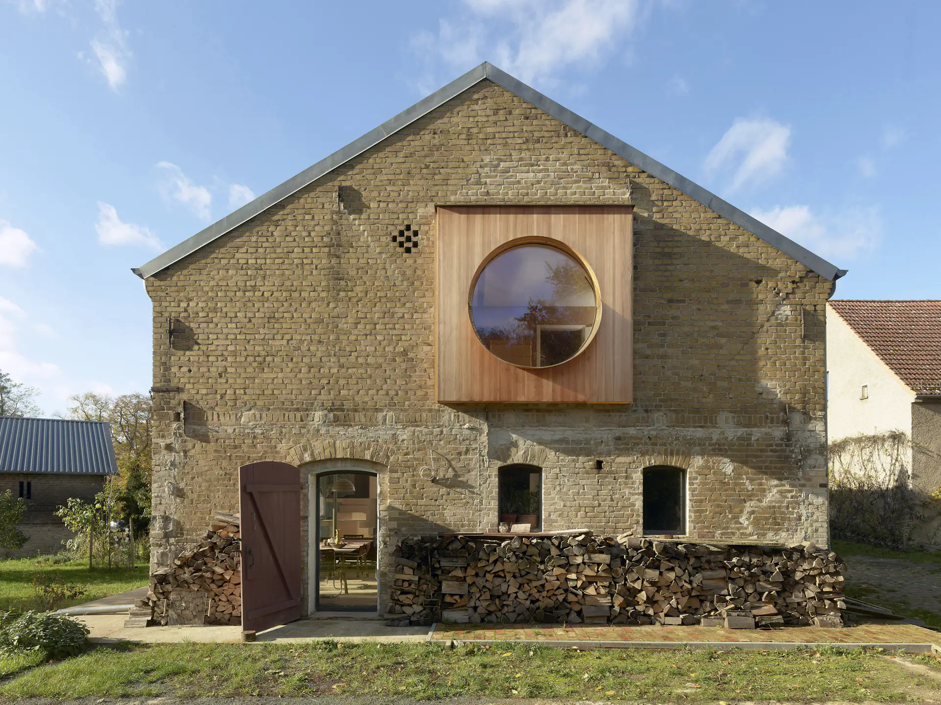 Photo 5 of 11 in This Farmhouse Near Berlin Came With a Tenant. The New ...