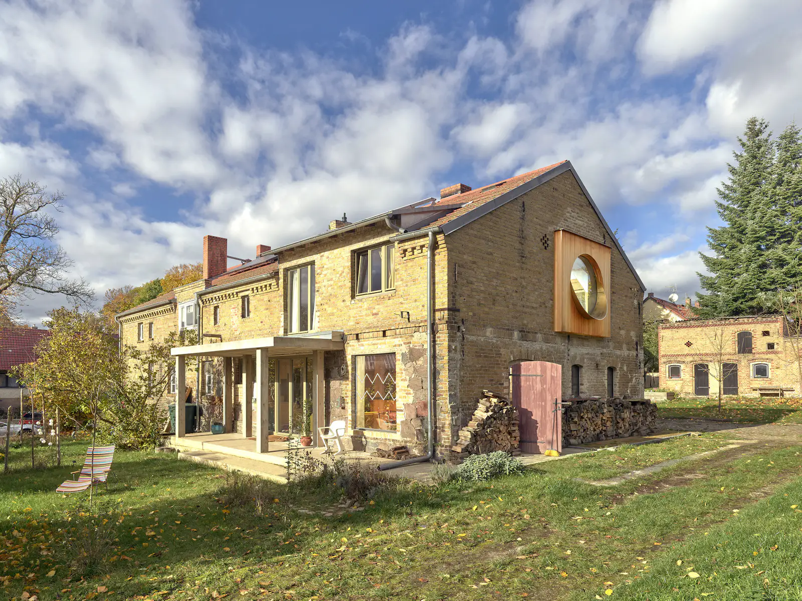 Photo 5 of 11 in This Farmhouse Near Berlin Came With a Tenant. The New ...