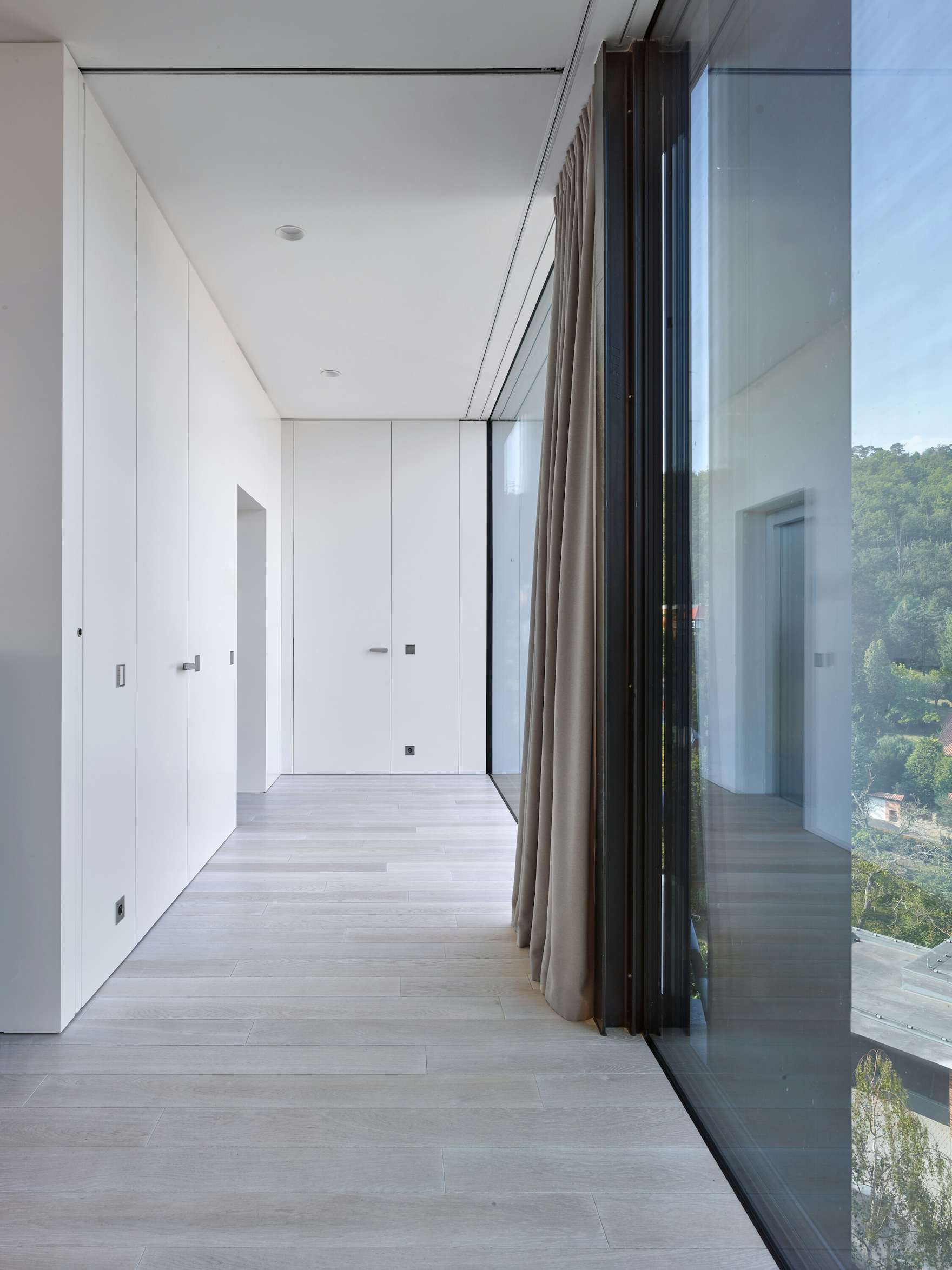 Photo 17 of 20 in The Site Had Great Views, But Bad Sunlight. The ...