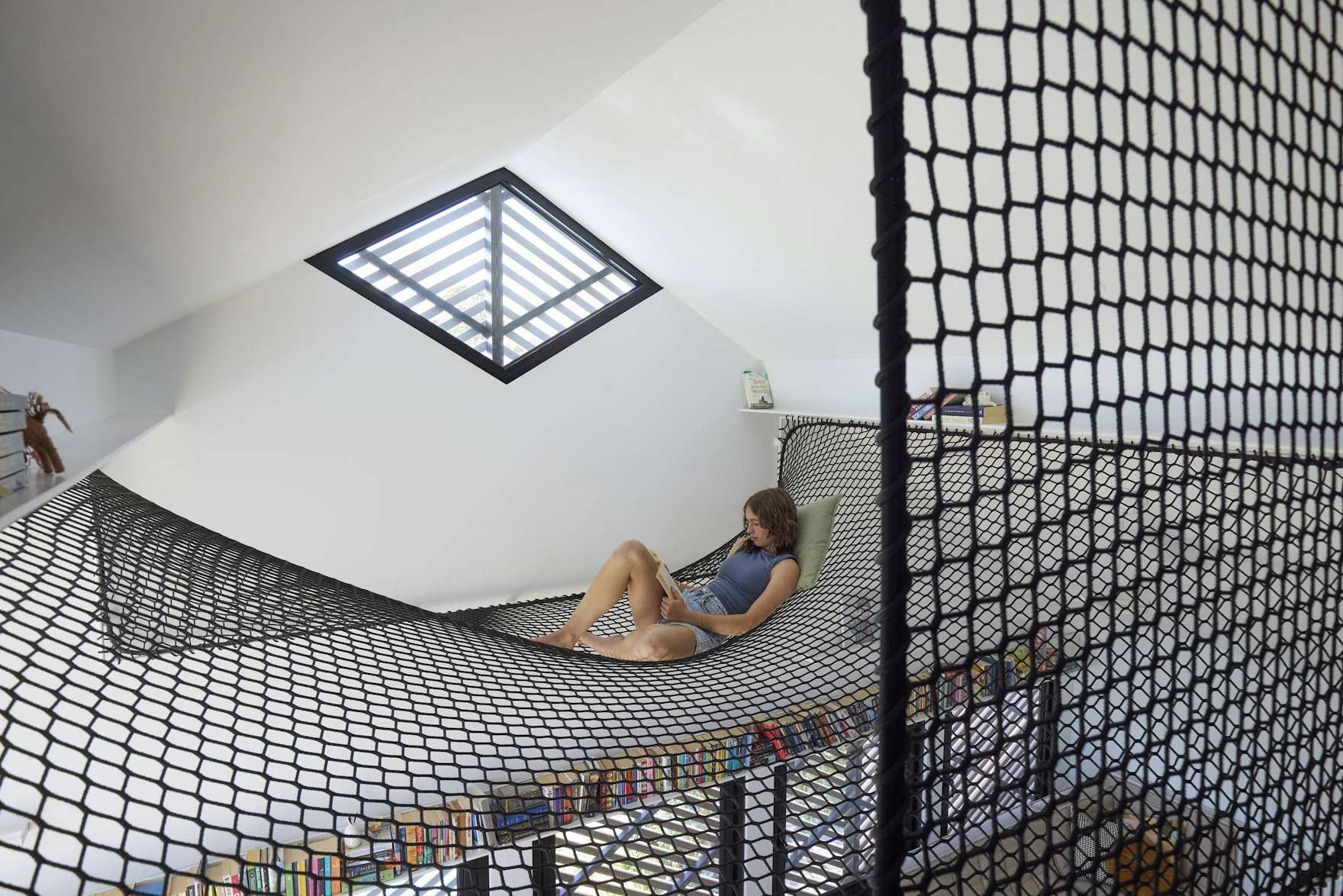 Photo 13 of 19 in Batten Screens Wrapping This Renovation in Australia ...