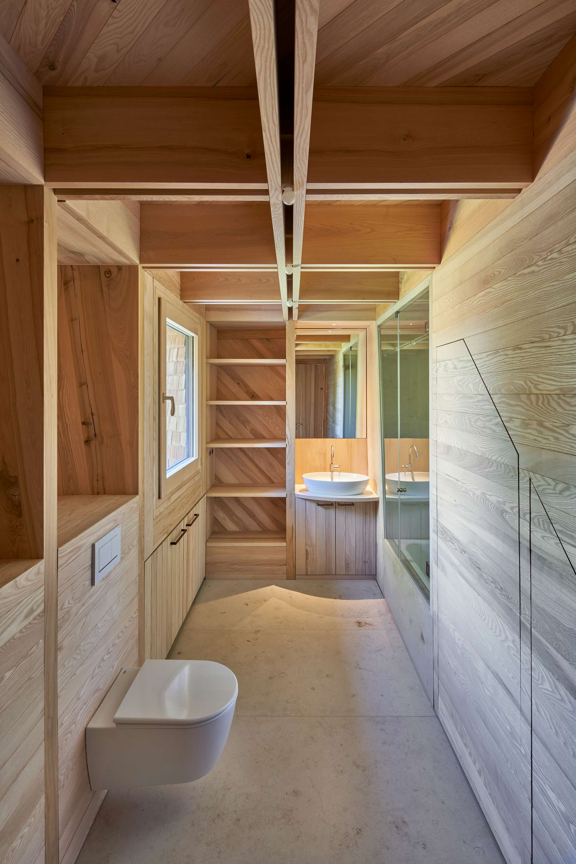 Photo 10 of 11 in No Metal or Glue Here: This Cabin in Bavaria Came ...