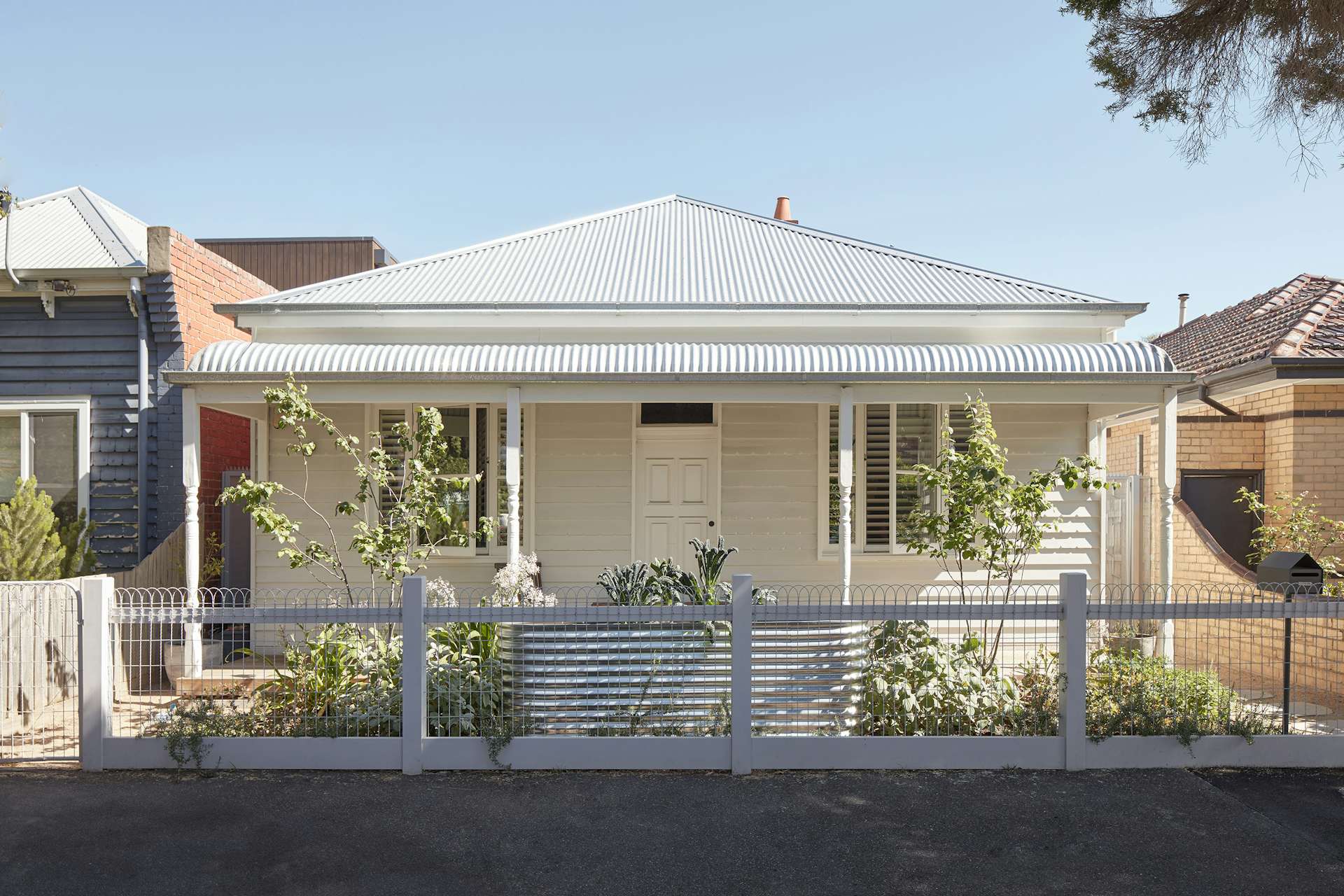 Photo 2 of 16 in Passive Design Strategies Abound in This Expanded ...