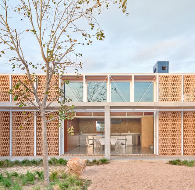 Photo 11 of 19 in Breeze-Block Walls and Pavilions Make This Spanish ...