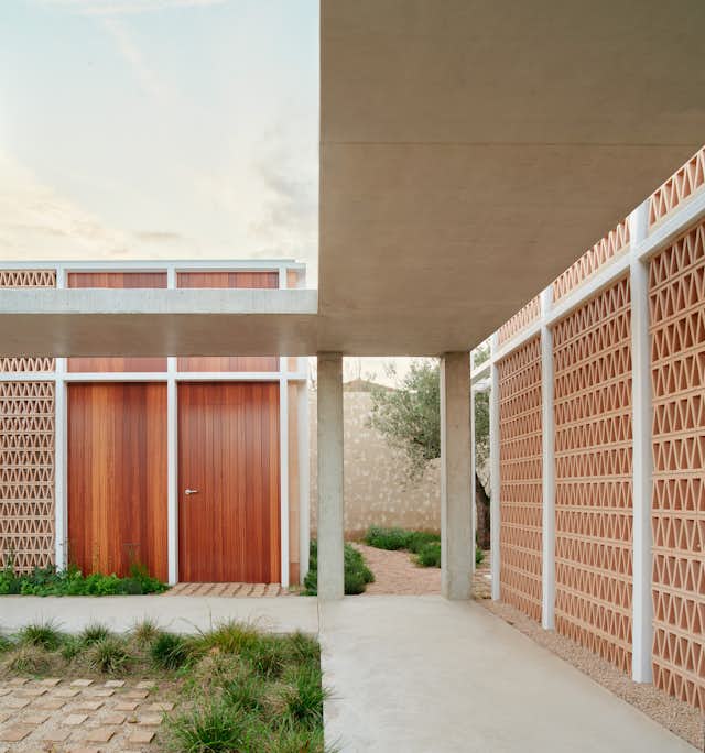 Photo 11 of 19 in Breeze-Block Walls and Pavilions Make This Spanish ...