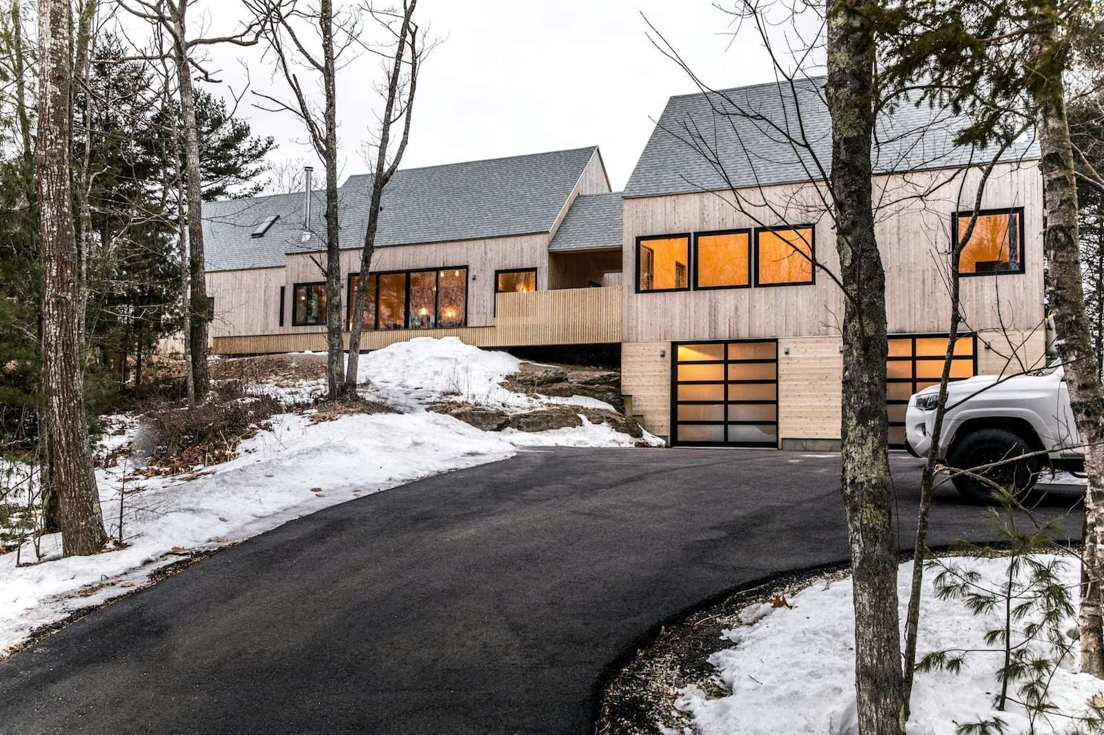 Photo 15 of 17 in House on a Ridge in Maine by Barrett Made | Maine ...