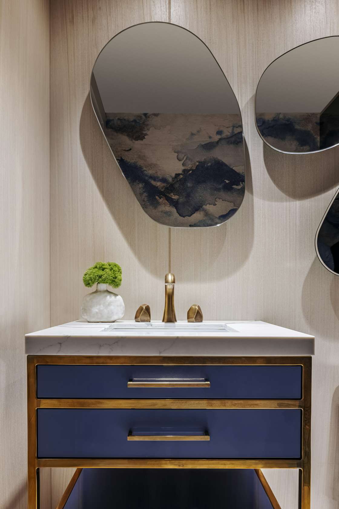 A Masterful Redesign of a Palm Beach Condo by Allen Saunders Design ...