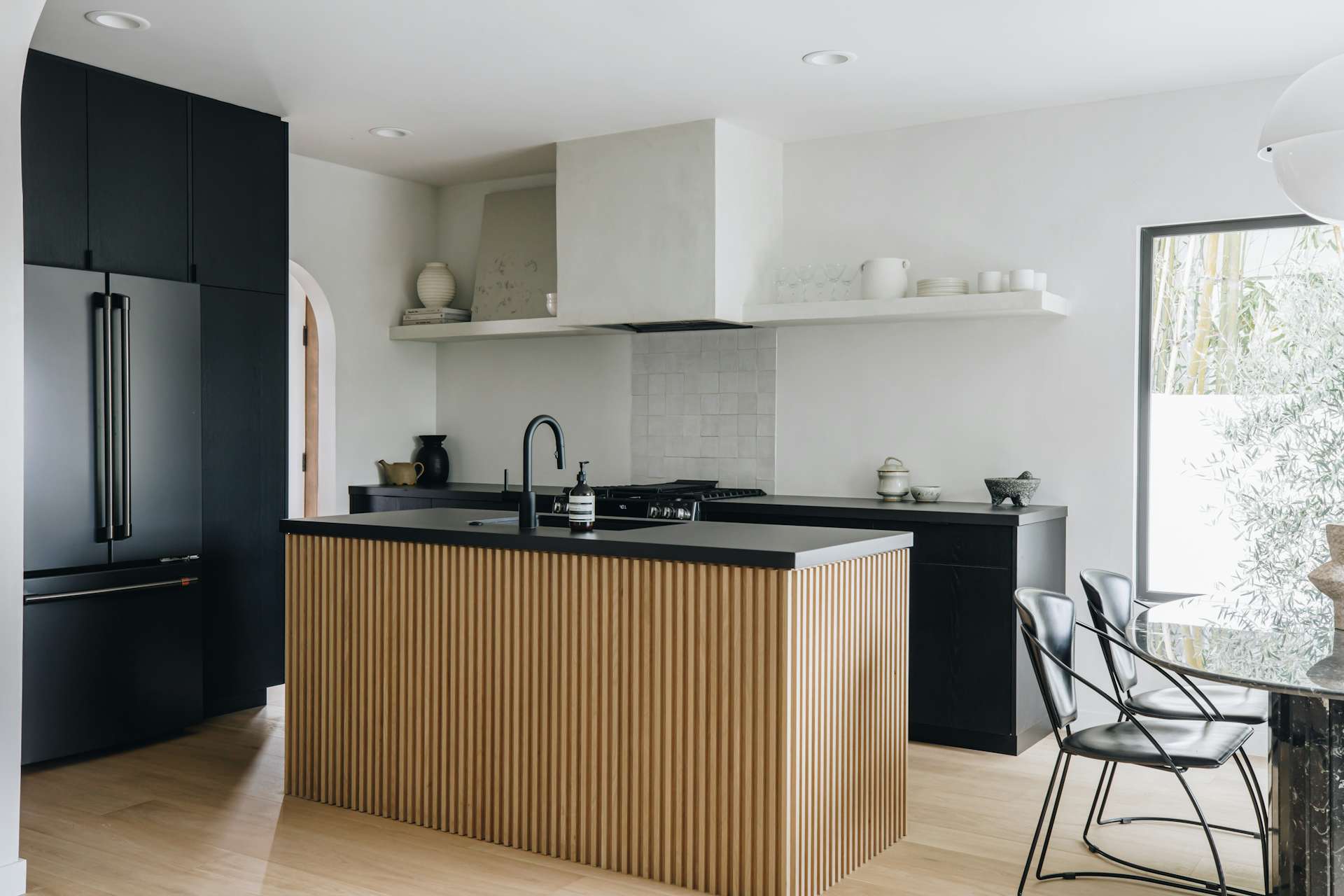 The Venice Walnut House (23 Photos) - Dwell