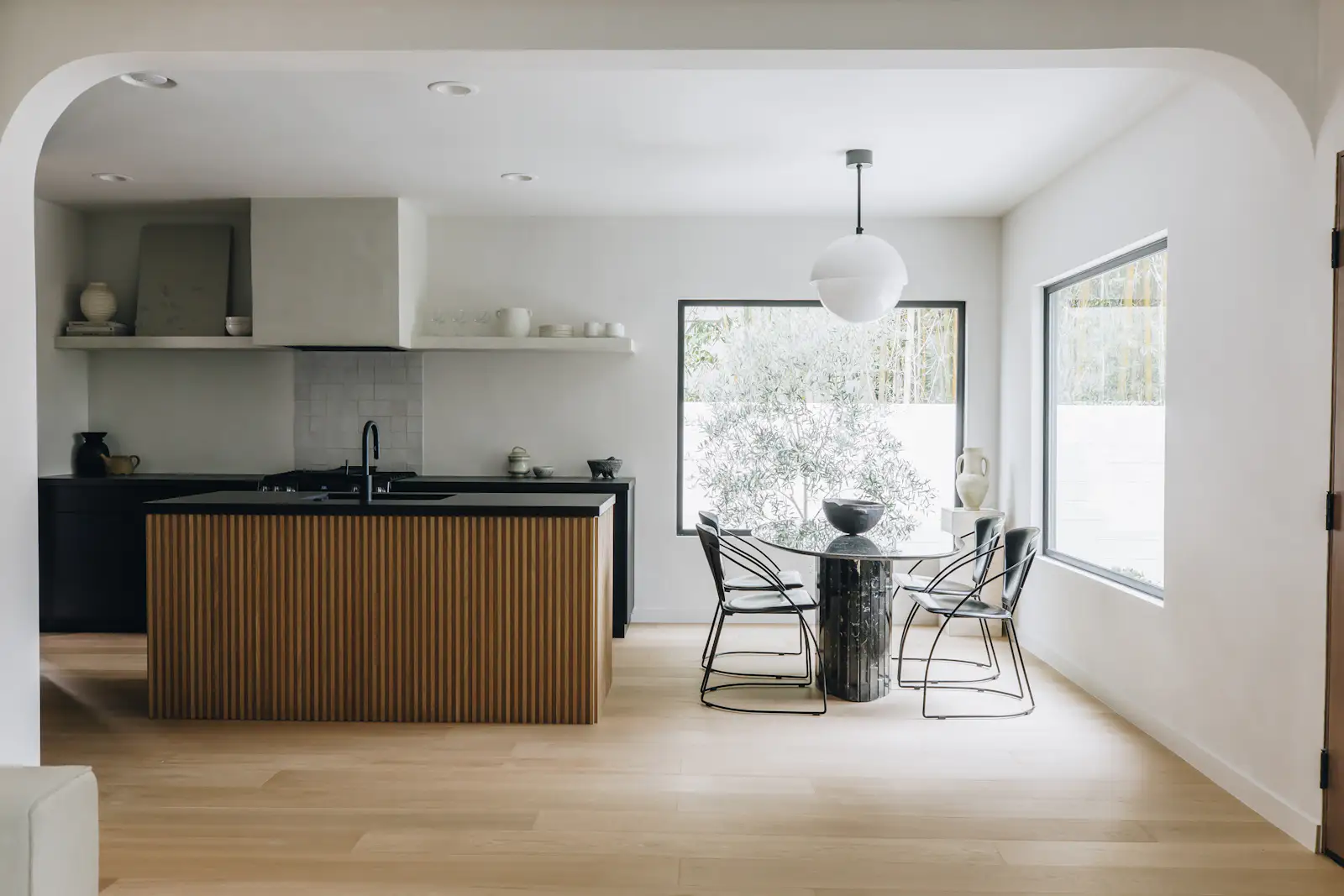 The Venice Walnut House (23 Photos) - Dwell