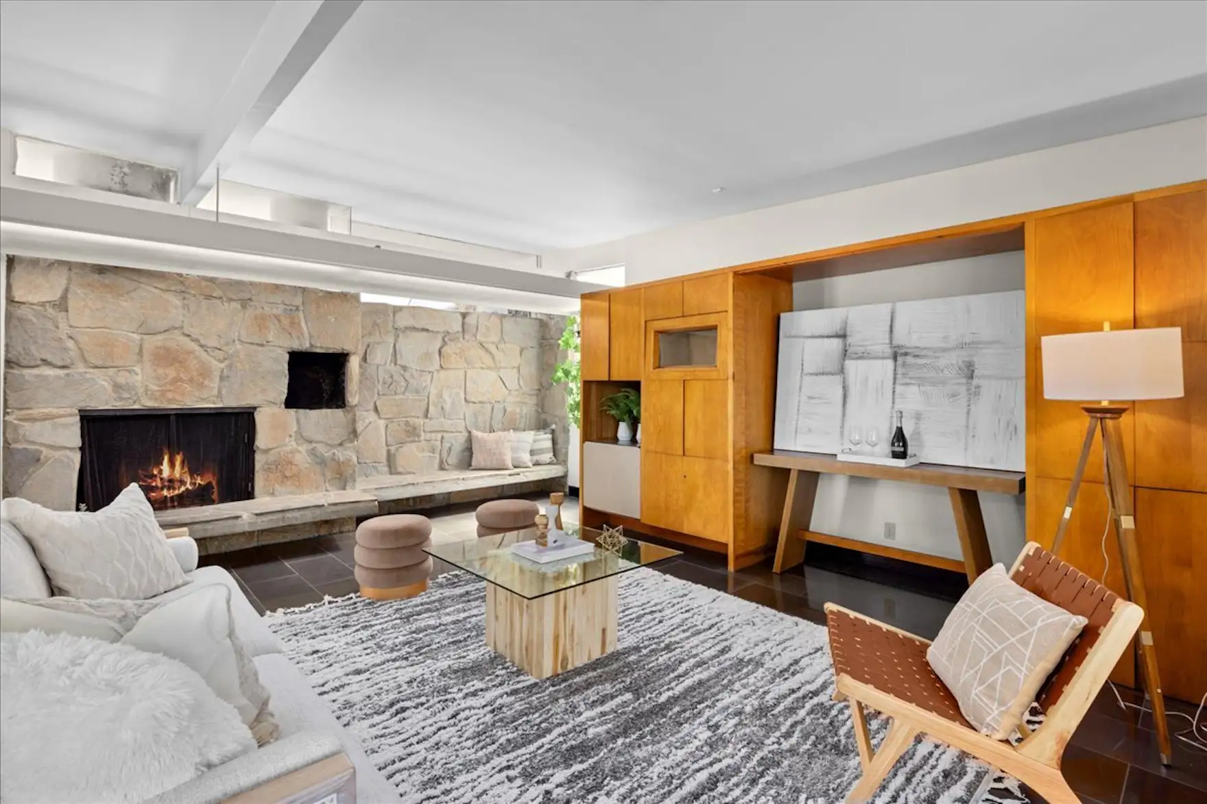 Photo 5 of 13 in Richard Dorman-Designed Architectural Masterpiece in ...