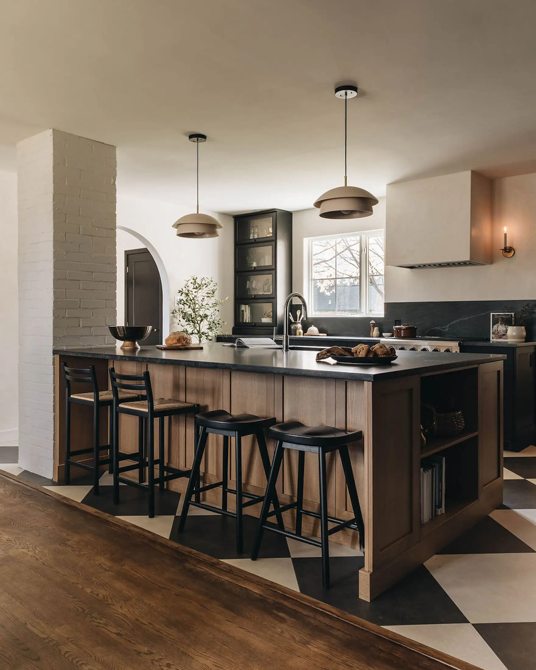 Photo 3 of 10 in The Moody Home by Photographie Intérieure CO. - Dwell