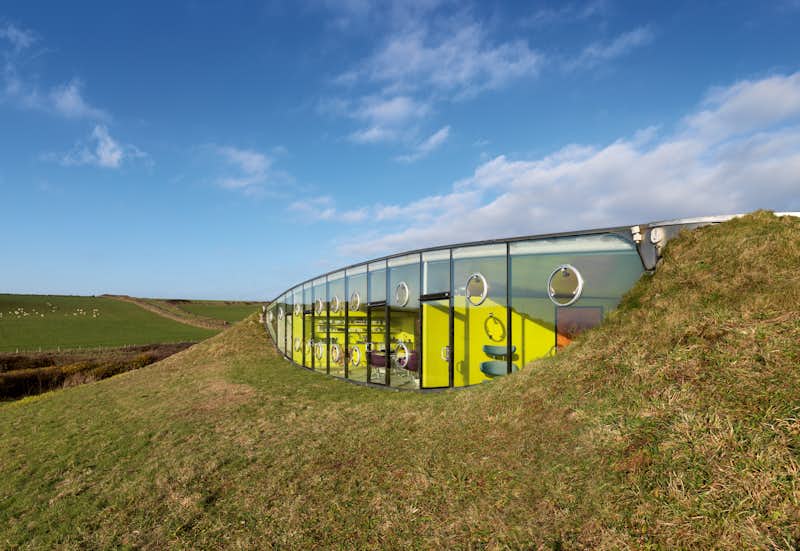 10 Wildly Innovative U.K. Homes of the 20th Century That Outshine the ...