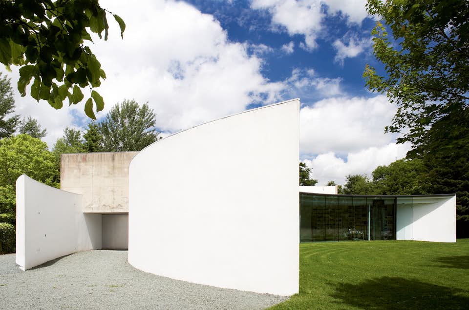 10 Wildly Innovative U.K. Homes of the 20th Century That Outshine the ...