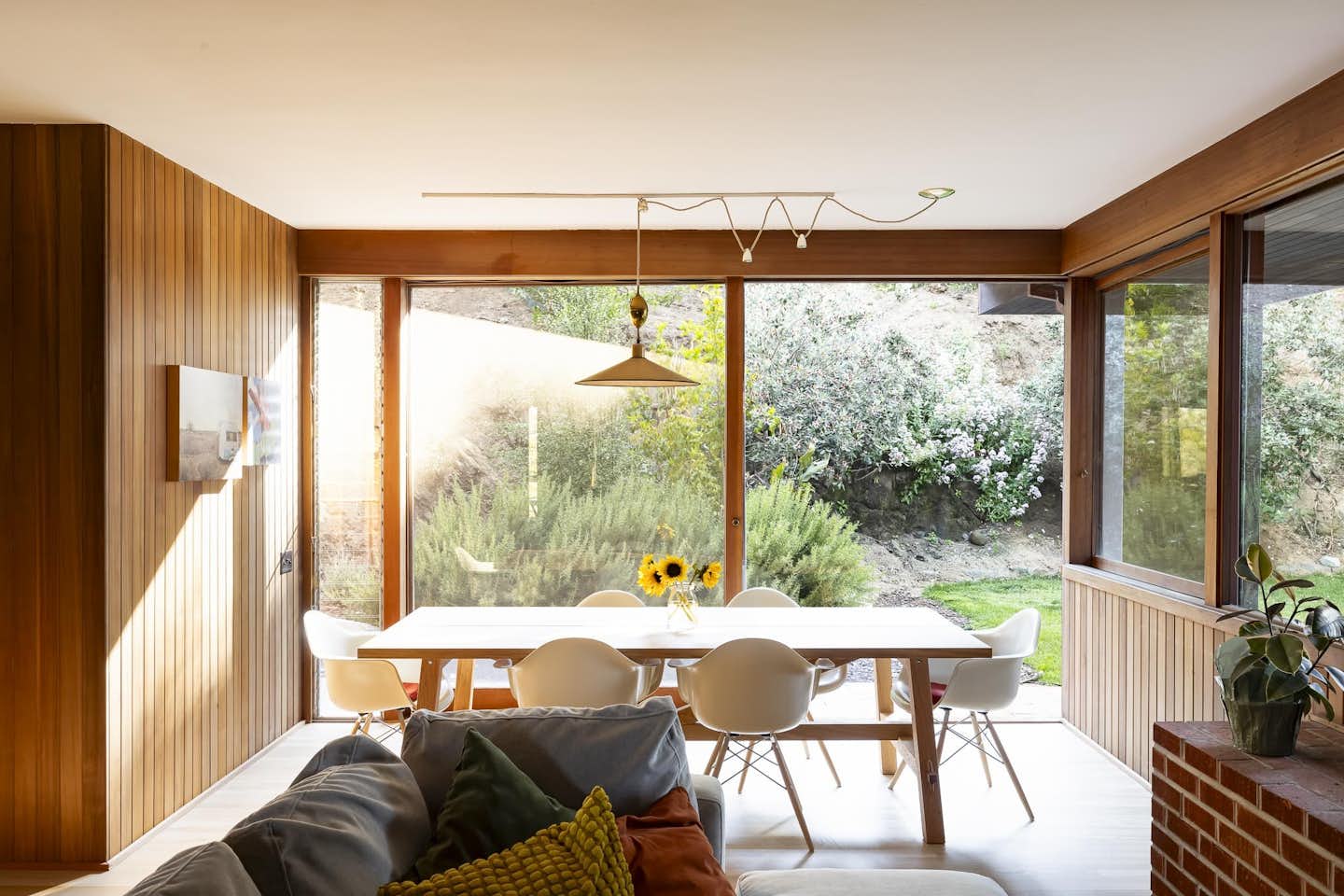 Photo 13 of 31 in The Wexler House by Lloyd Ruocco by Jeff Walker - Dwell