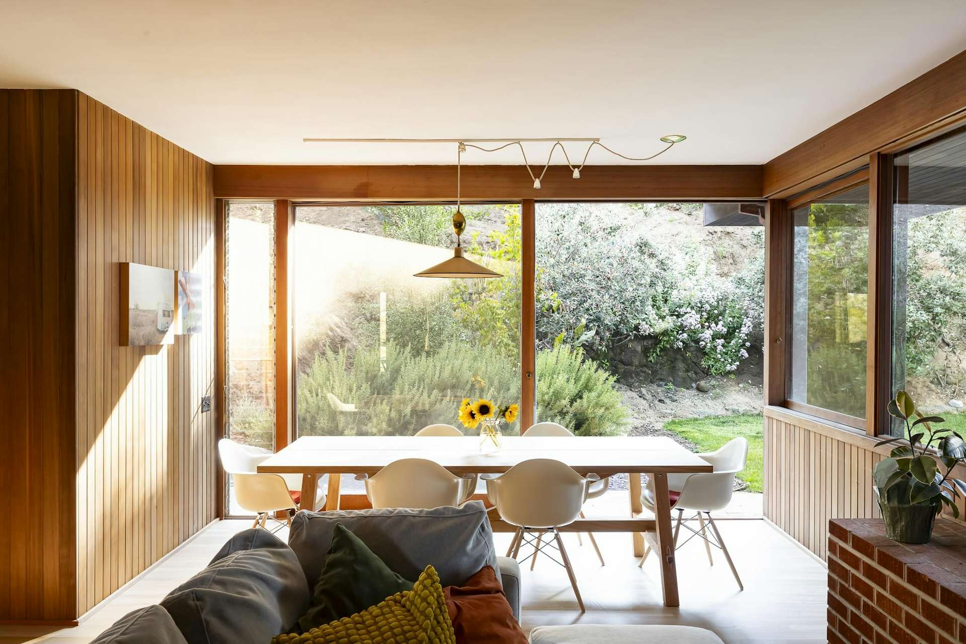 Photo 13 of 31 in The Wexler House by Lloyd Ruocco by Jeff Walker - Dwell