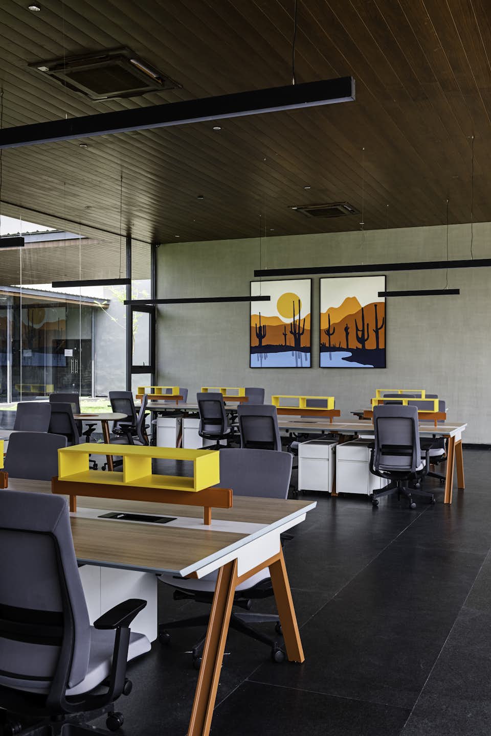 THE COURTYARD OFFICE (21 Photos) - Dwell