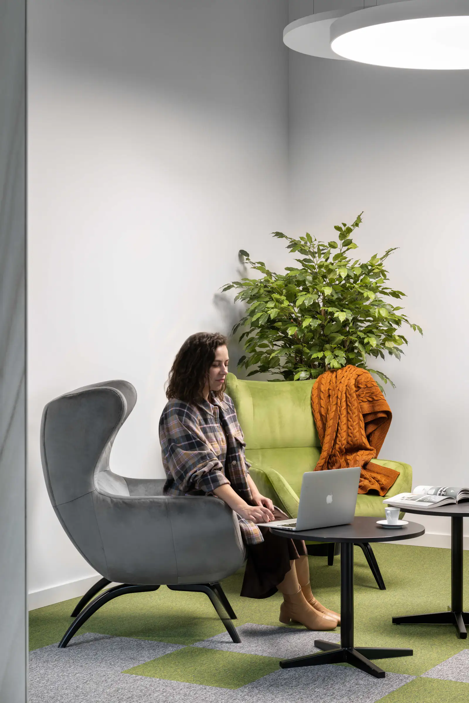 GENESIS Office (19 Photos) - Dwell