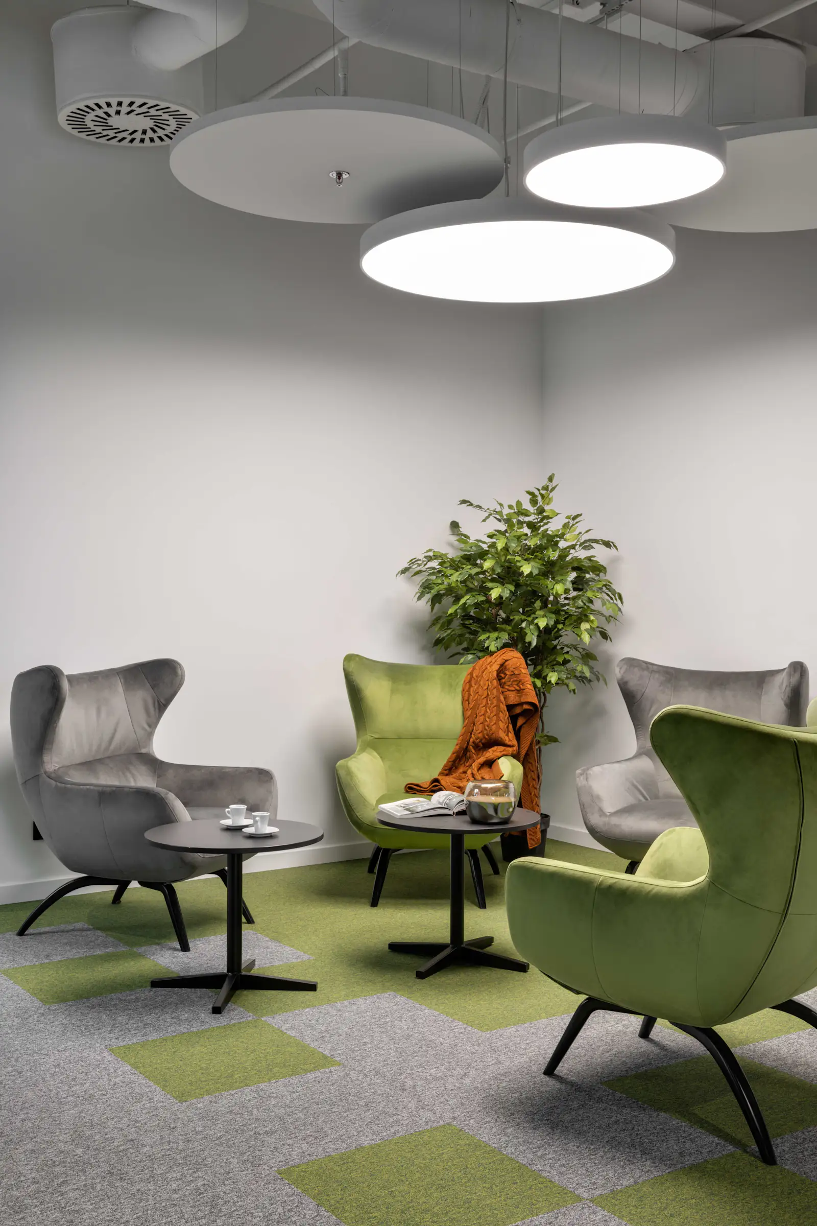 GENESIS Office (19 Photos) - Dwell
