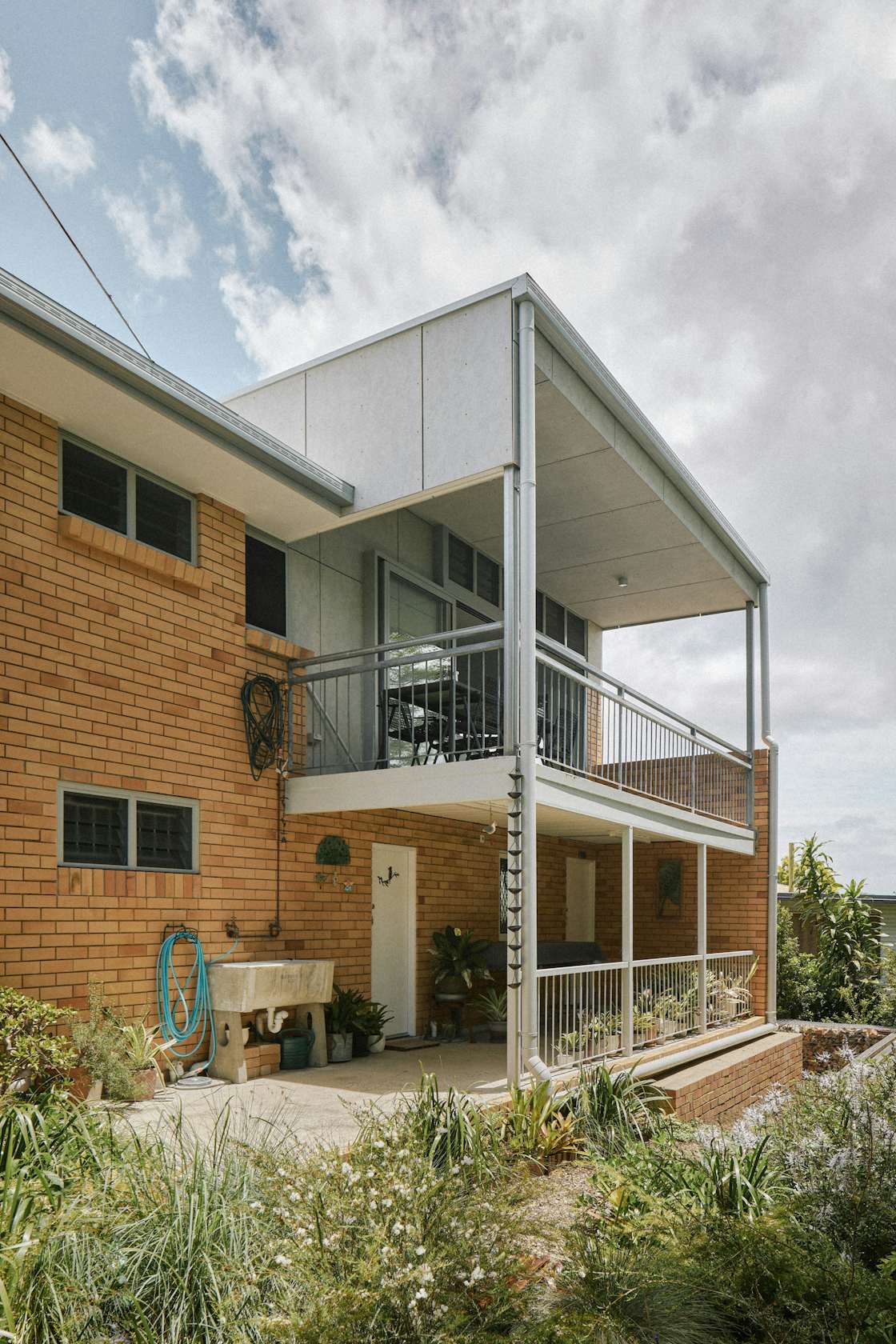 Photo 15 of 25 in Before & After: She Cloaked Her 1970s Brick Home in a ...