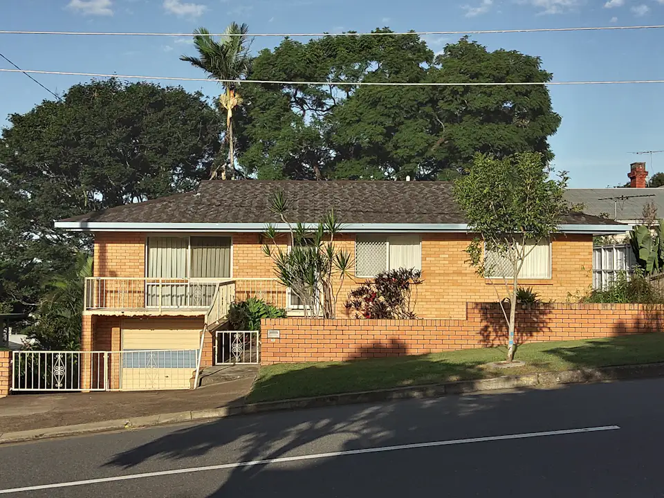 Photo 2 of 25 in Before & After: She Cloaked Her 1970s Brick Home in a ...