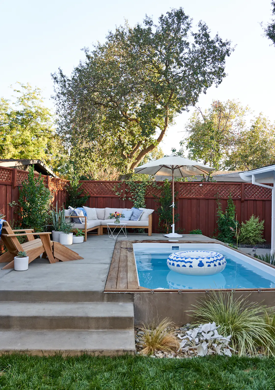 Photo 2 of 10 in Midcentury Plunge Pool by Yardzen - Dwell