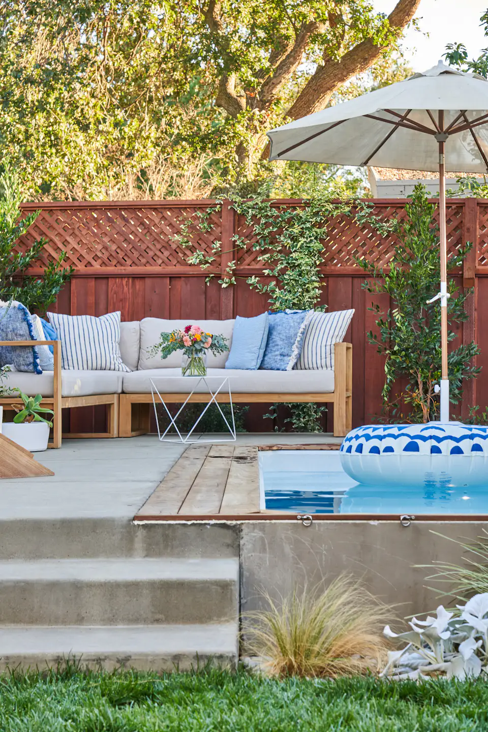 Photo 9 of 10 in Midcentury Plunge Pool by Yardzen - Dwell