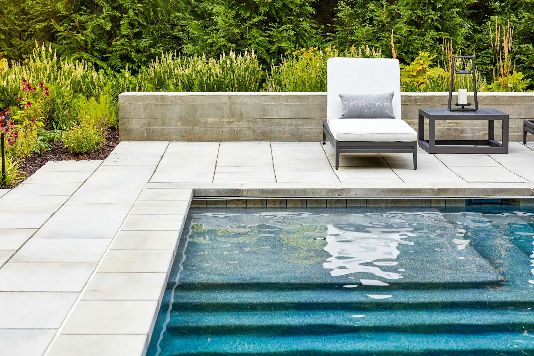 Franklin Park Pool House (10 Photos) - Dwell