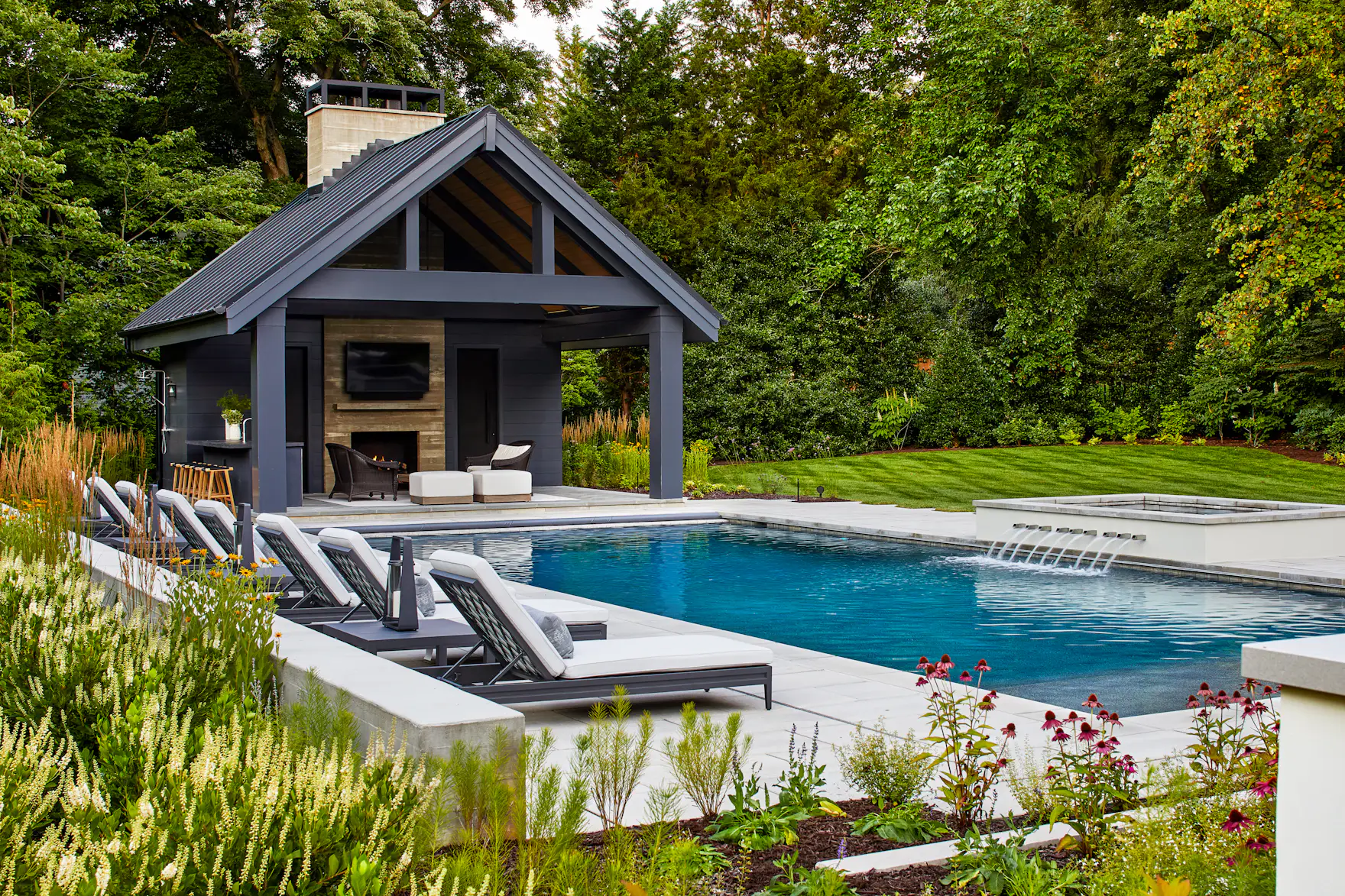 Franklin Park Pool House (10 Photos) - Dwell