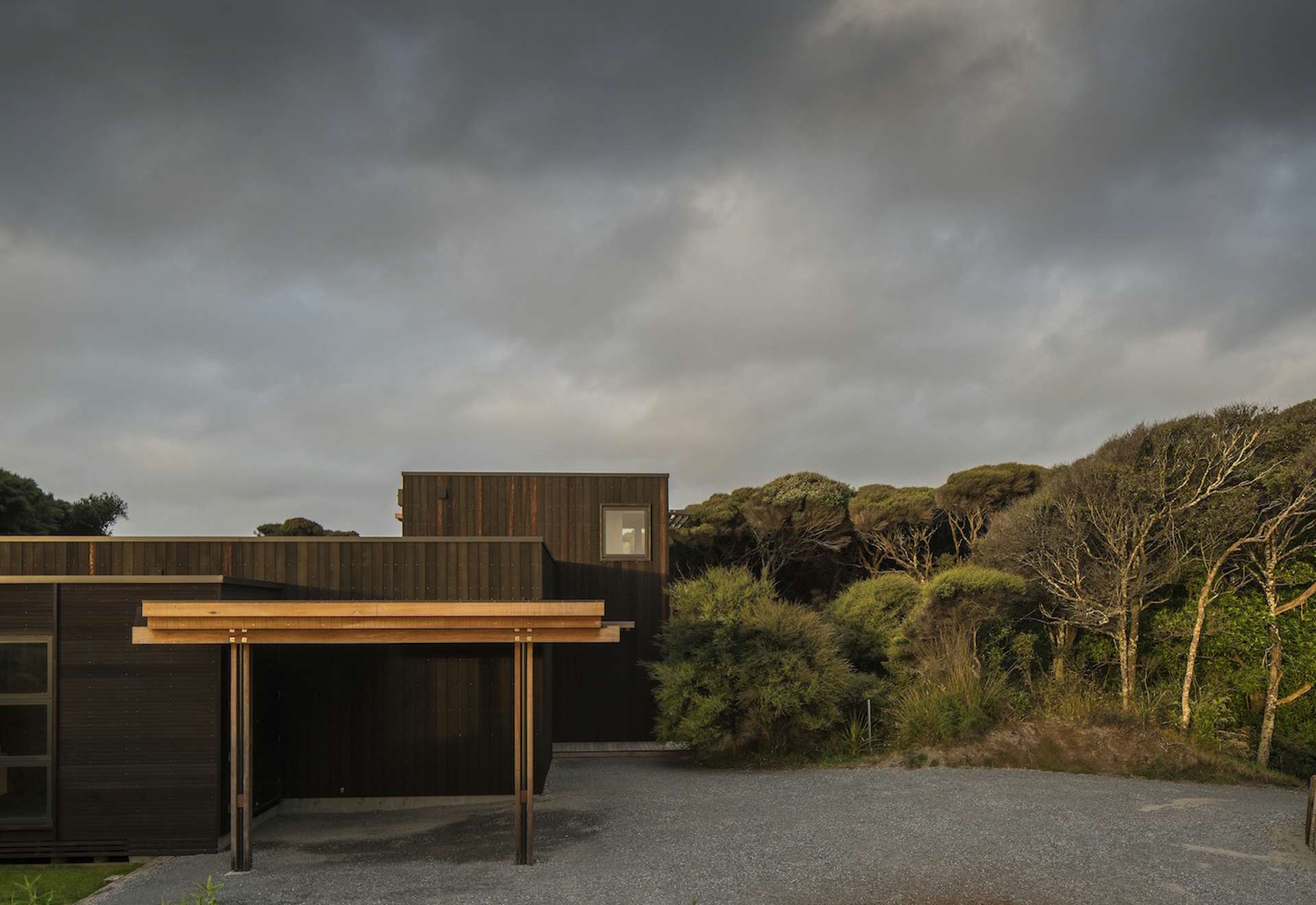 Photo 2 of 10 in Peka Peka House II by Herriot Melhuish O'Neill ...