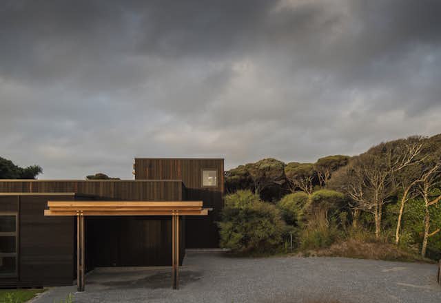 Photo 2 of 10 in Peka Peka House II by Herriot Melhuish O'Neill ...