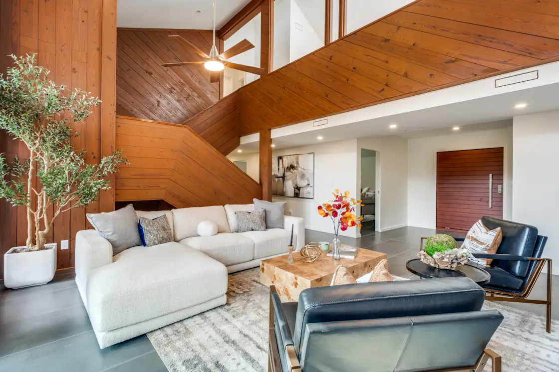 Photo 3 of 15 in Brick Meets Ponderosa Pine at an Architect’s $850K ...
