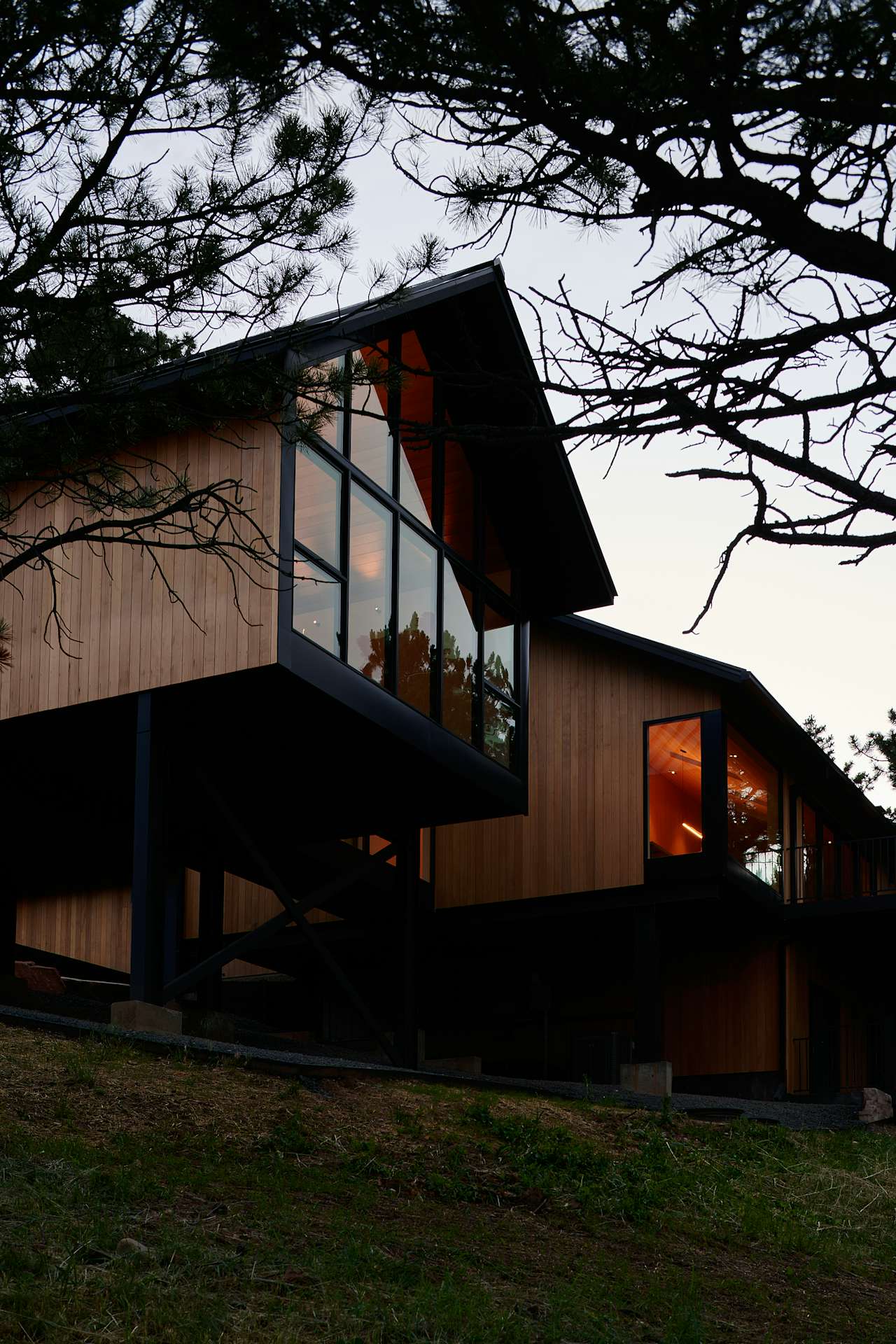 Photo 4 of 13 in Pine Tree Remodel by Follow Architecture - Dwell